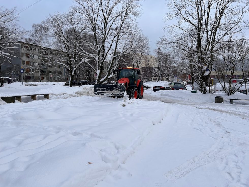 Commercial snow plowing companies near me: Best in 2025